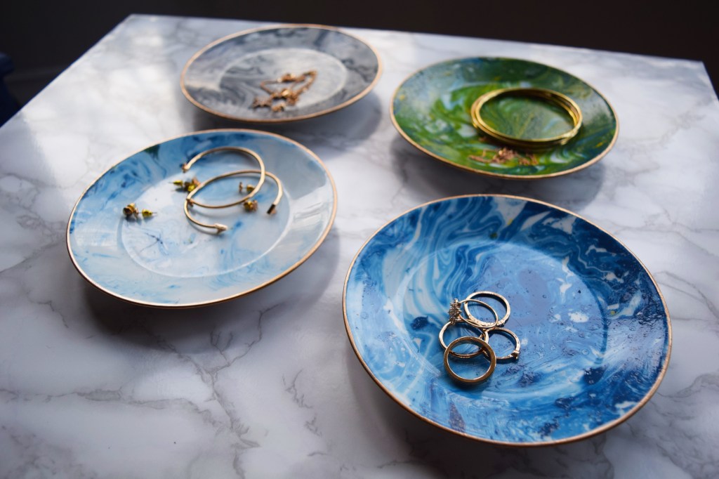 How to marble two ways – All round creative junkie